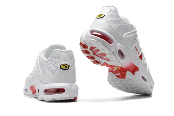 Nike Air Max Plus Utility Tn Blanc - sneakereu - Chaussures de sport ...
