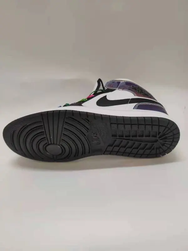 Air Jordan 1 Mid Heat Reactive - Sneakereu