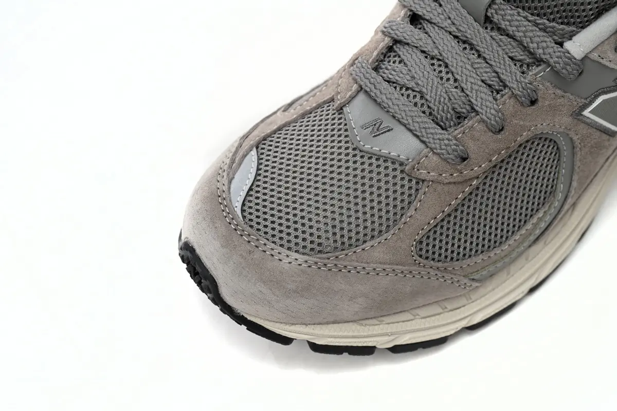 New Balance 2002R Light Gray - Sneakereu