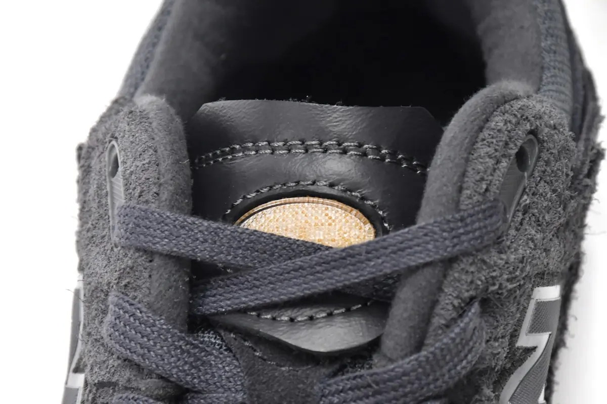 New Balance 2002R Protection Pack Phantom Black - Sneakereu