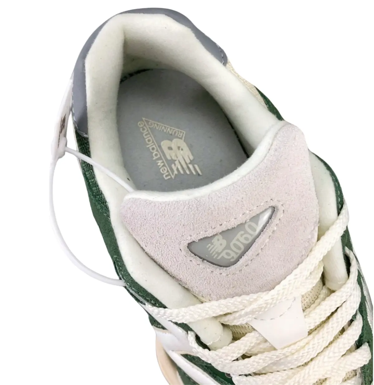 New Balance 9060 Vert Sneakers - Sneakereu