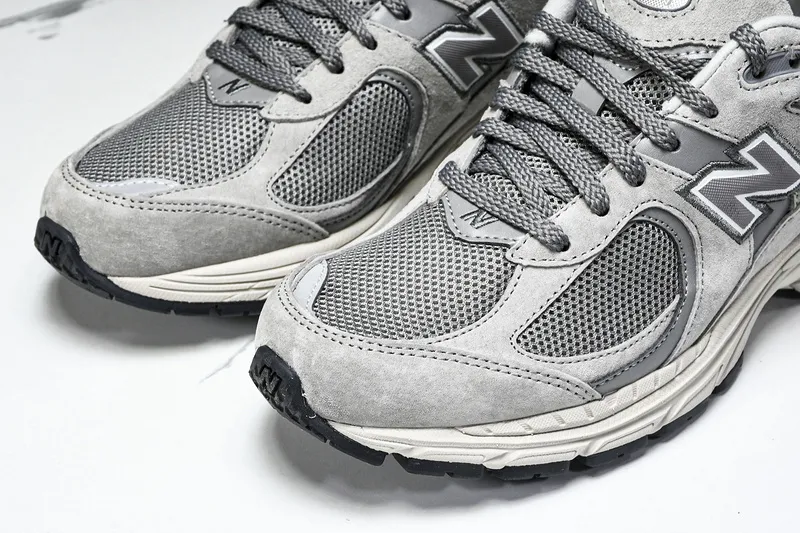 New Balance 2002R Marblehead Light Aluminum - Sneakereu