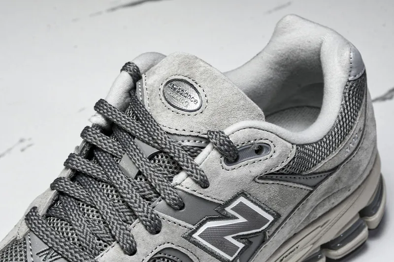 New Balance 2002R Marblehead Light Aluminum - Sneakereu