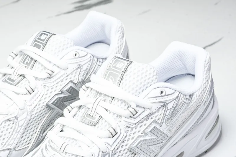 New Balance 740 White - Sneakereu
