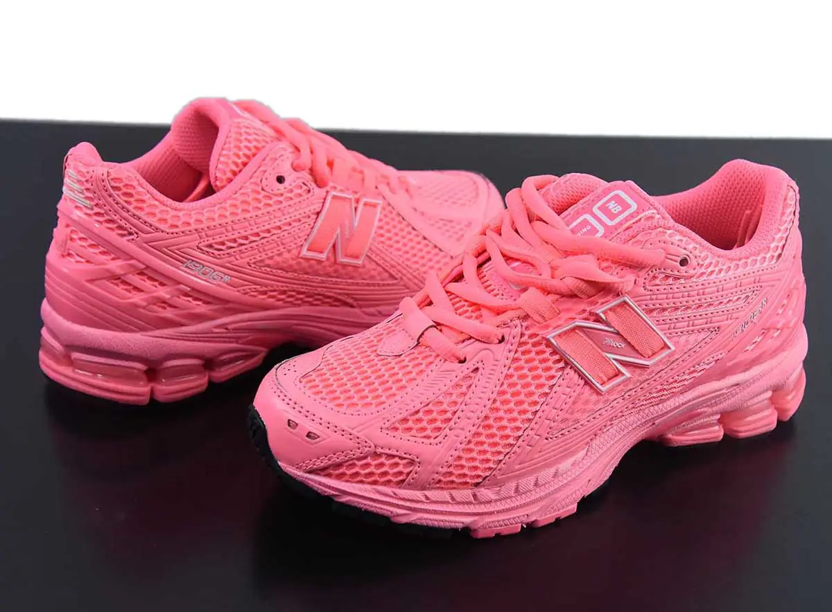New balance 1906 Rose Fluo - Sneakereu