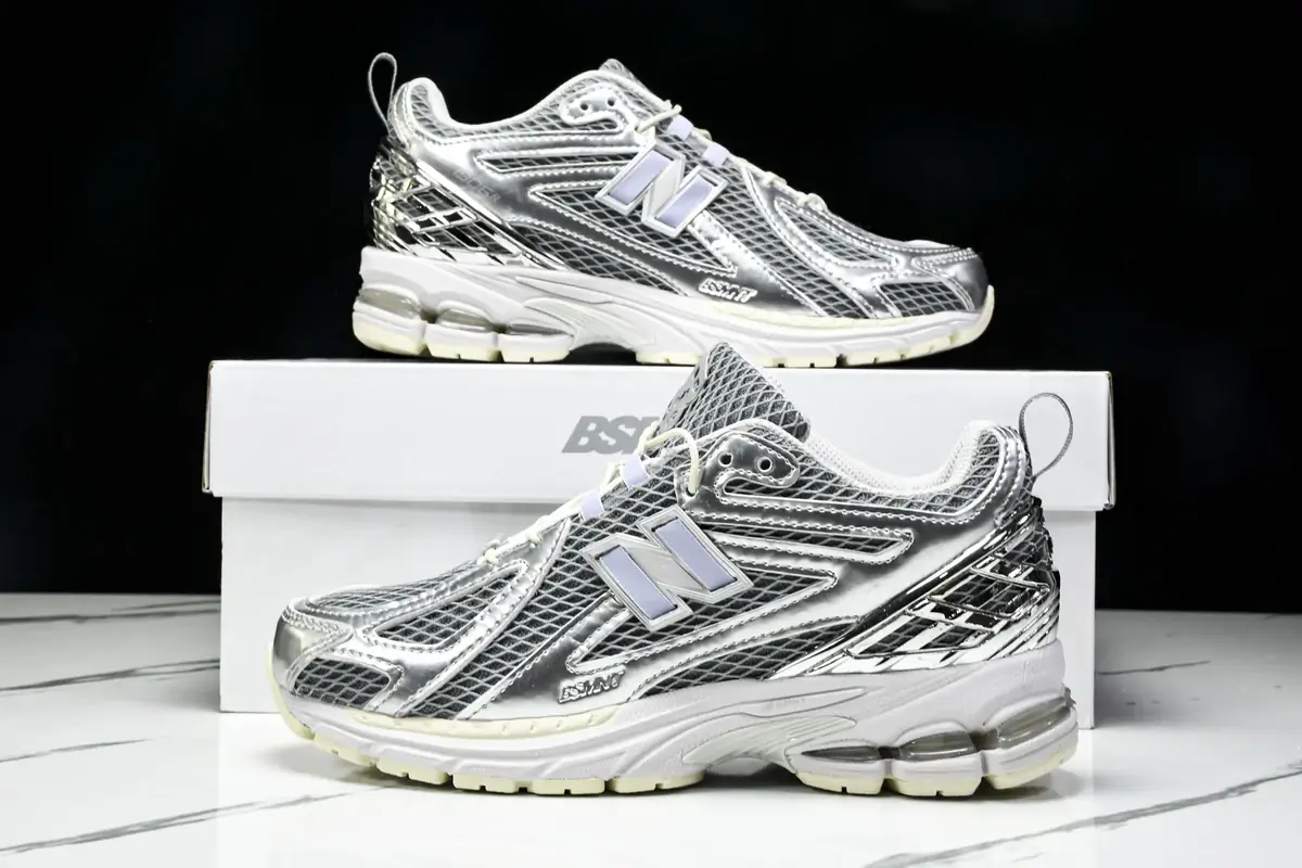 New Balance 1906 Grey Metallic Sliver - Sneakereu