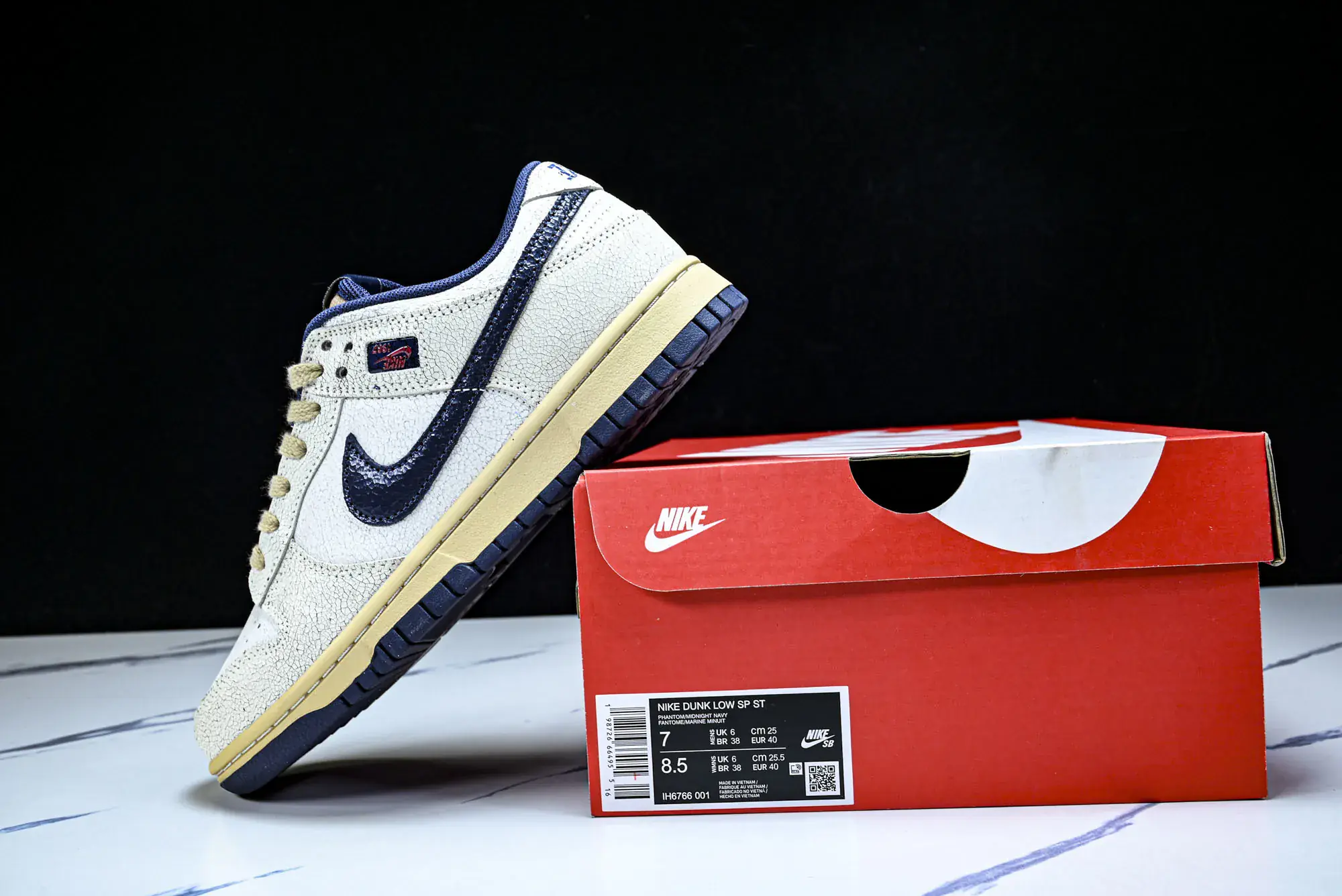 Stranger Things x Nike Dunk Low Phantom - Sneakereu